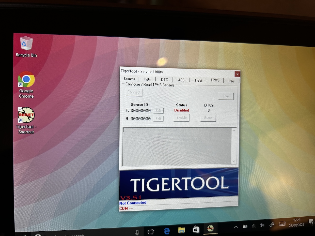 Windows Tablet and BMDiag Bluetooth ELM for Triumph Diagnostics ...